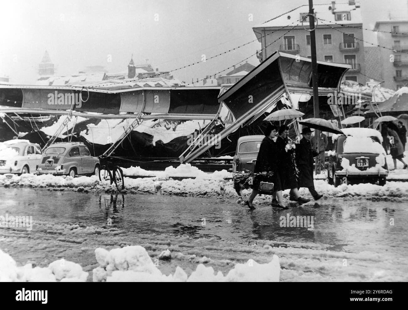 FAIRS SECTION OF FUN FAIR DESTROYED IN AVALANCHE IN ITALY ; 16 APRIL ...