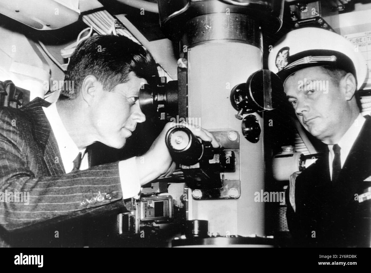 US AMERICAN PRESIDENT JOHN F KENNEDY SHEPARD CAPT ON NUCLEAR SUBMARINE ...
