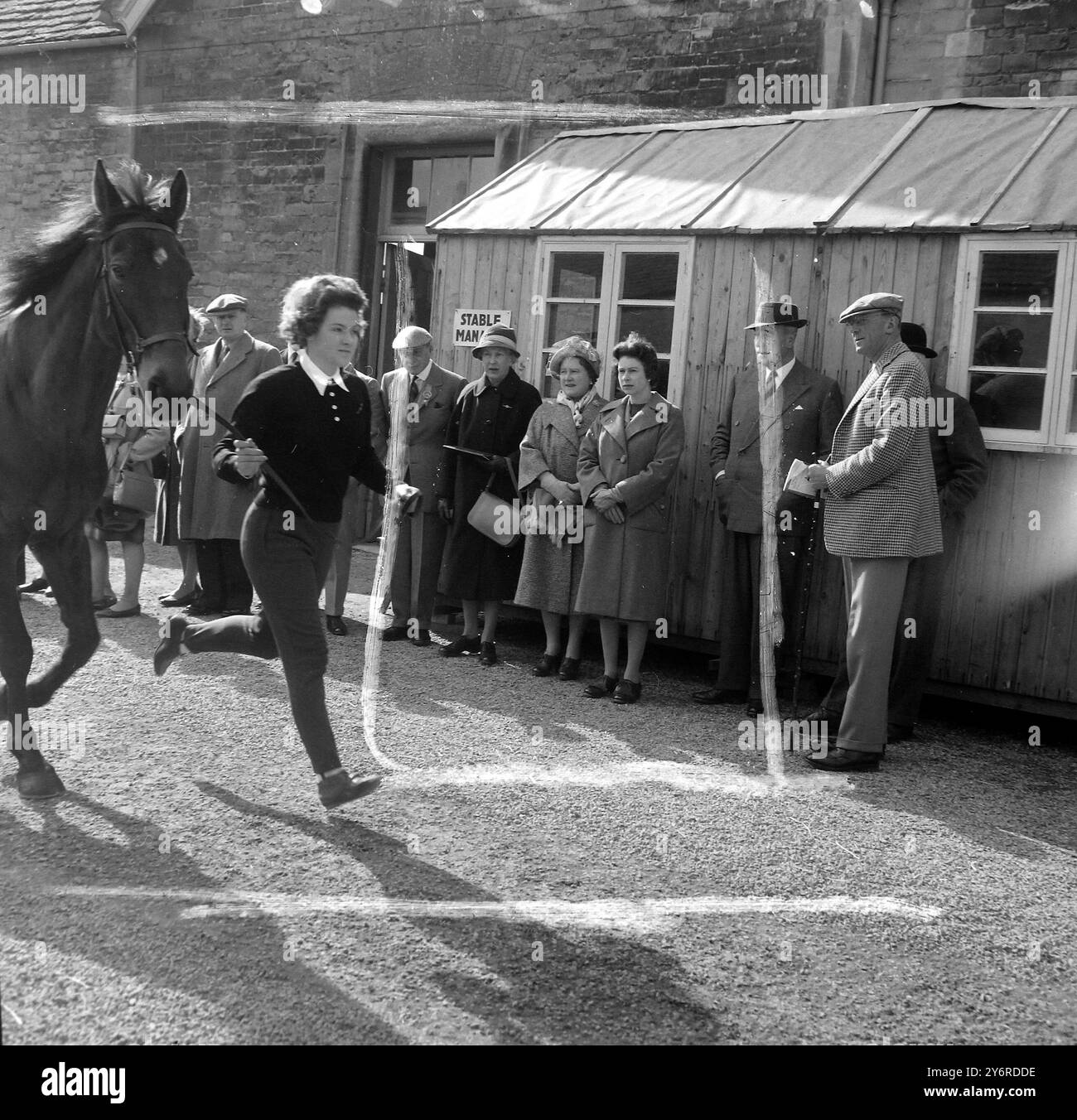 Queen mum horse hi-res stock photography and images - Alamy