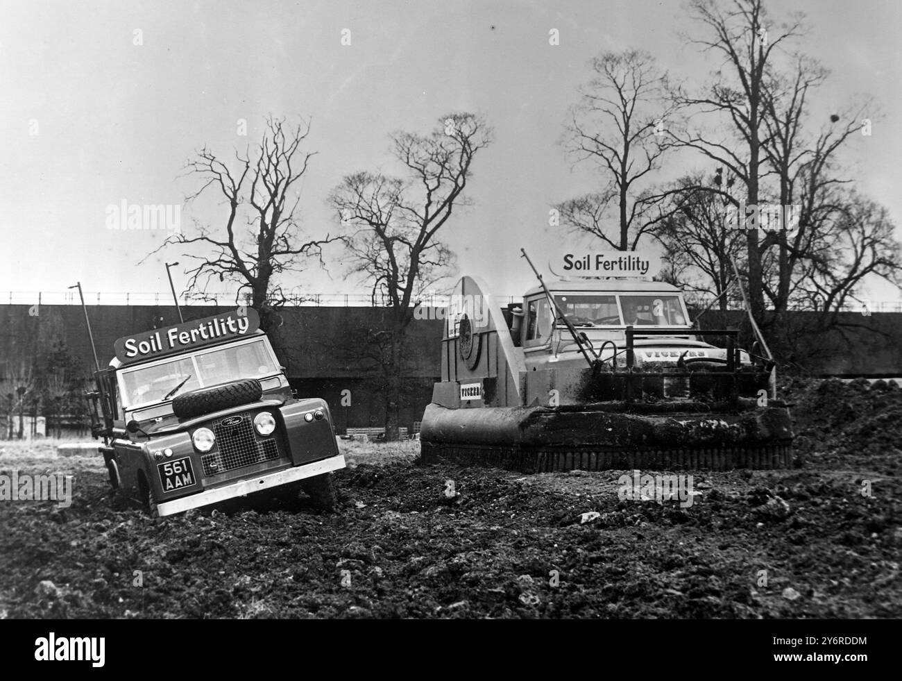 1960 land rover hi-res stock photography and images - Alamy