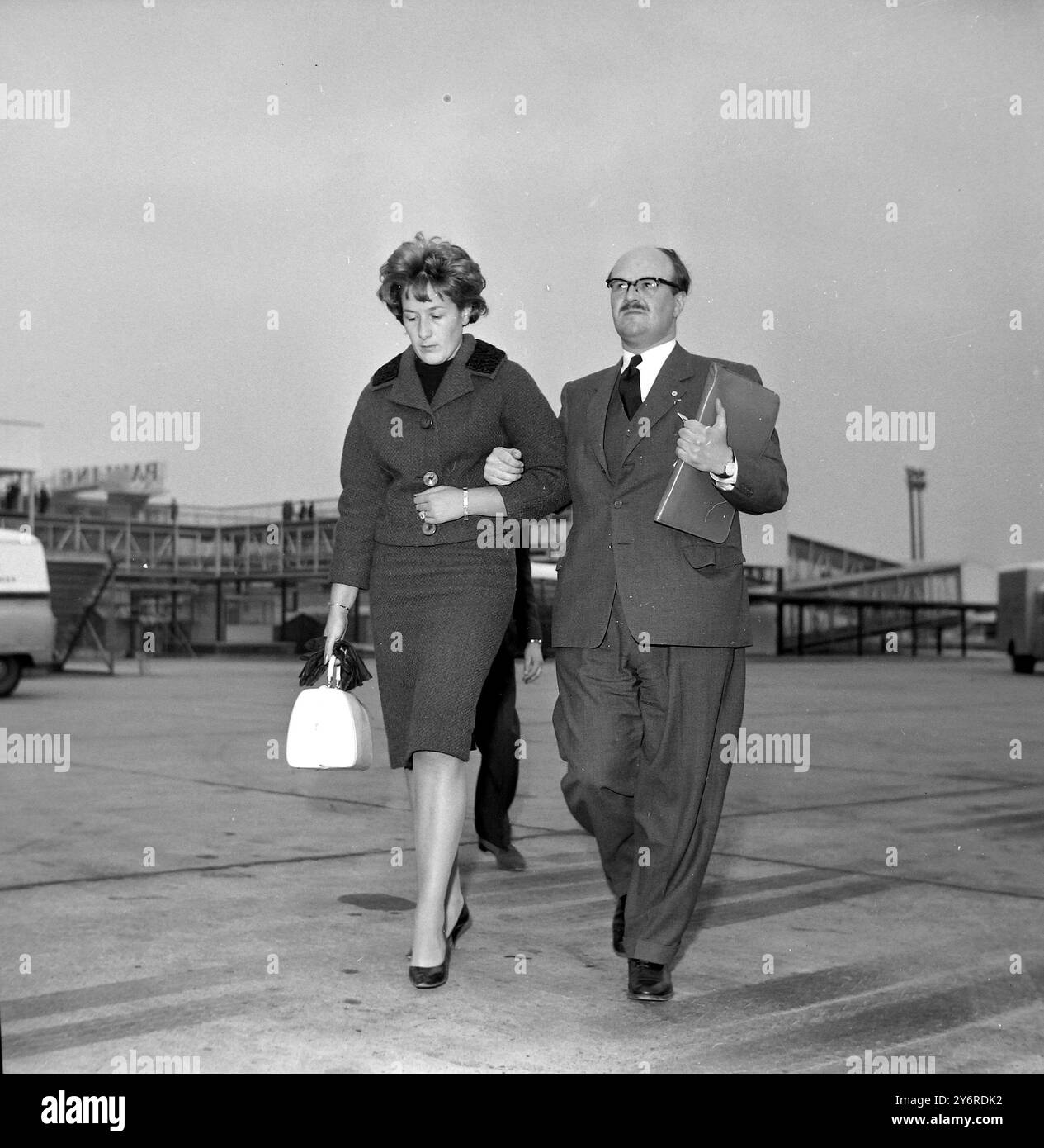 GILIAN FLOCKHART - WIFE OF MOTOR RACING DRIVER WITH DAVID TATLOW IN ...