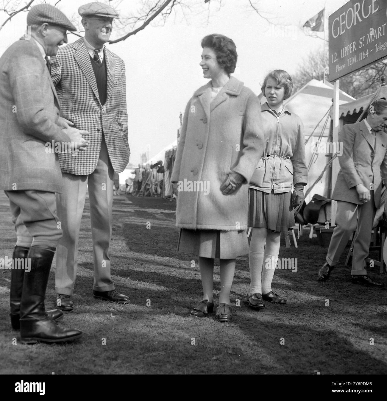 QUEEN ELIZABETH II WITH PRINCESS ANNE IN BADMINTON ; 13 APRIL 1962 ...
