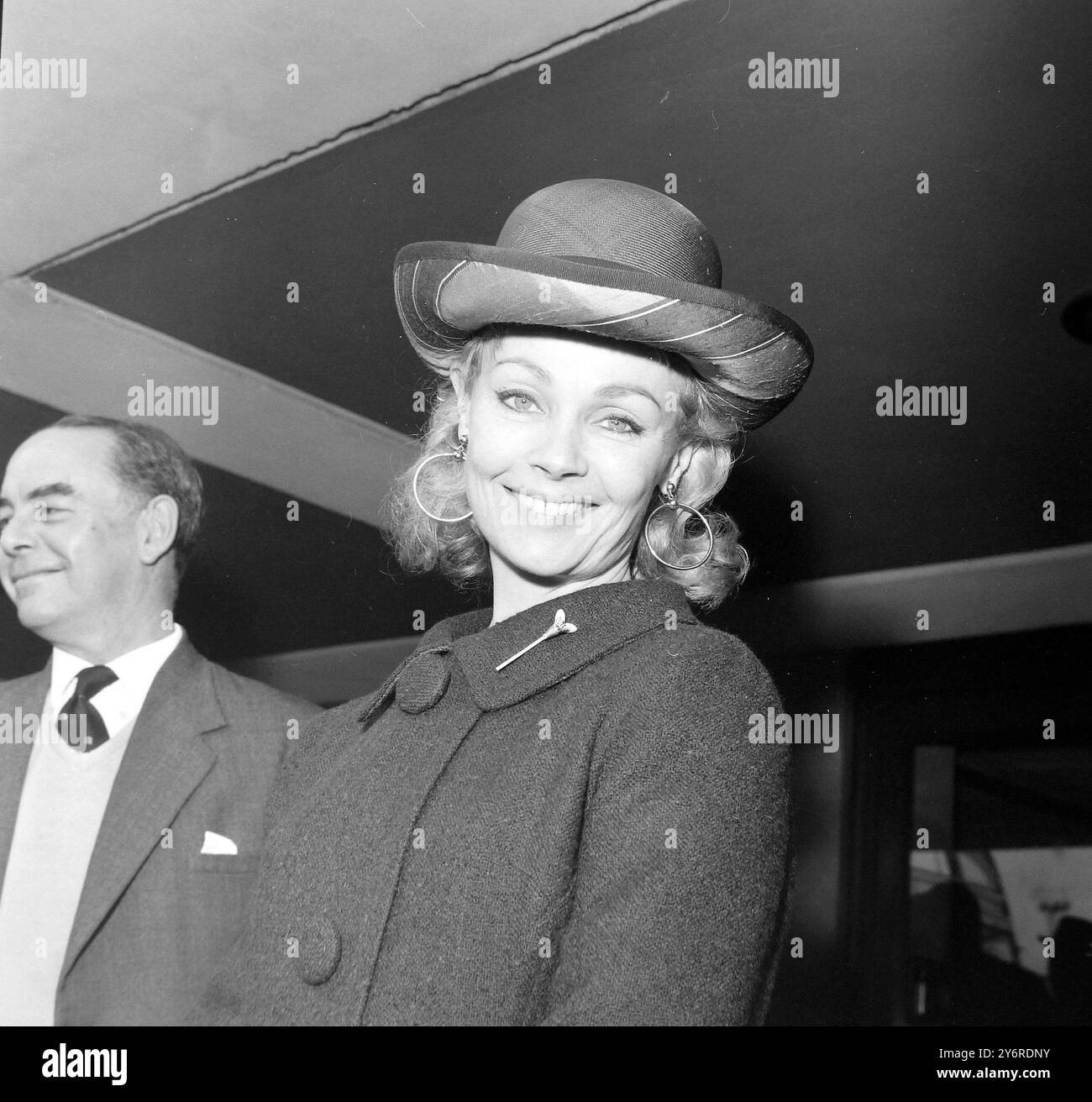DANY ROBIN - ACTRESS AT LONDON AIRPORT / ; 12 APRIL 1962 Stock Photo ...