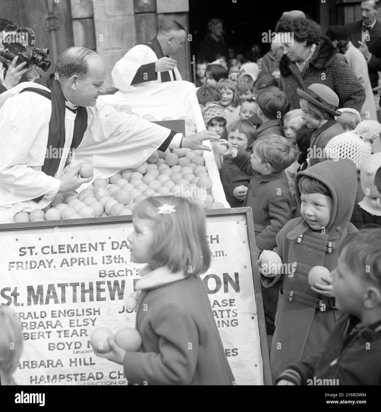 GOODRICH REV A ST CLEMENTS DANES CHURCH ; 12 APRIL 1962 Stock Photo - Alamy