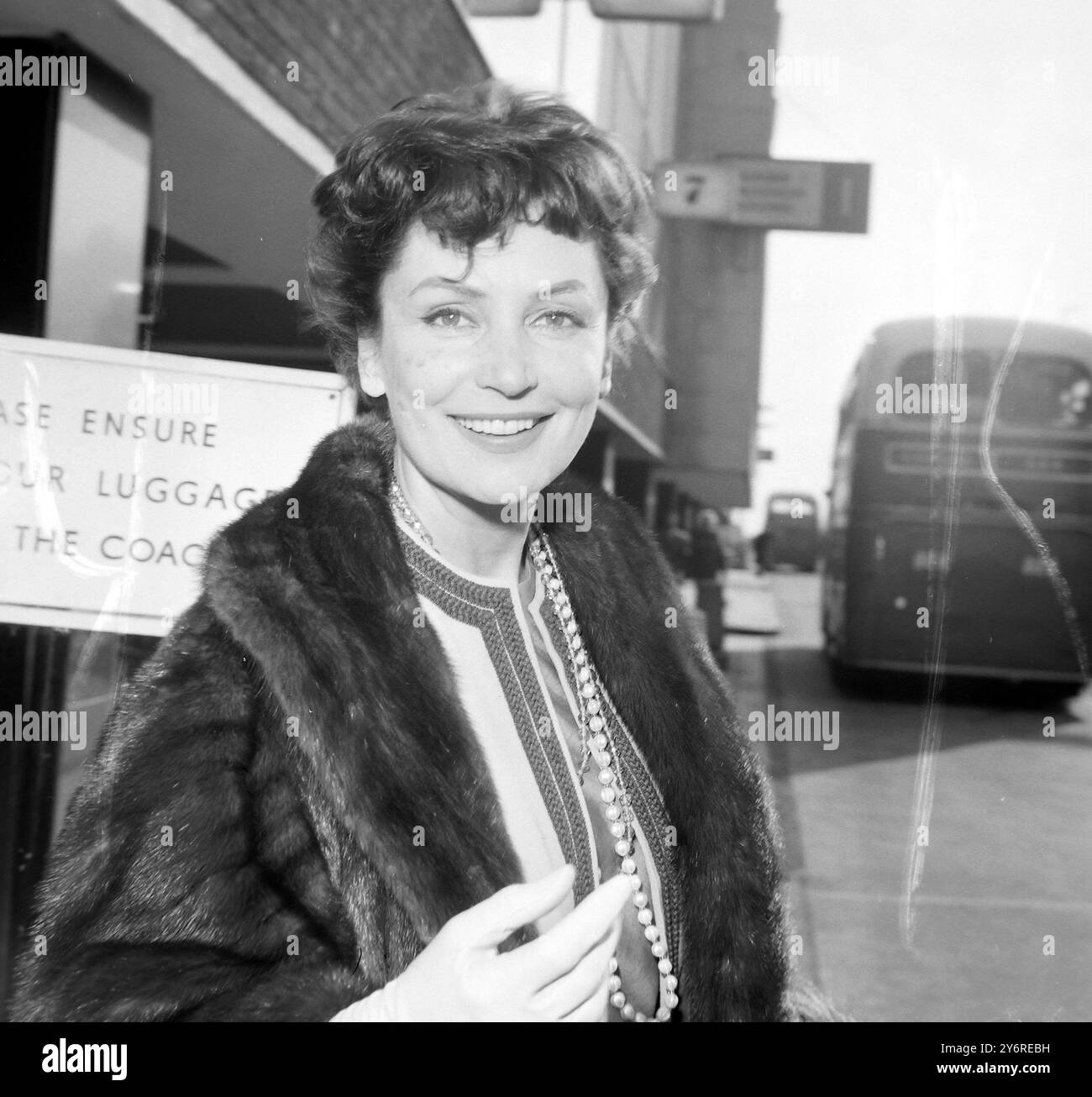 FRENCH ACTRESS CLAUDE FARRELL AT LONDON AIRPORT / ; 10 APRIL 1962 Stock ...