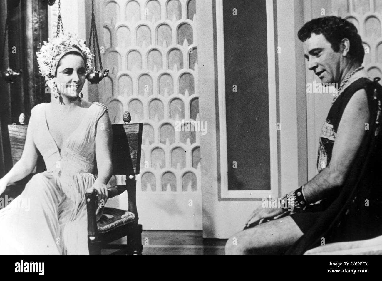 RICHARD BURTON FILMING CLEOPATRA WITH ACTRESS ELIZABETH TAYLOR IN ROME ...