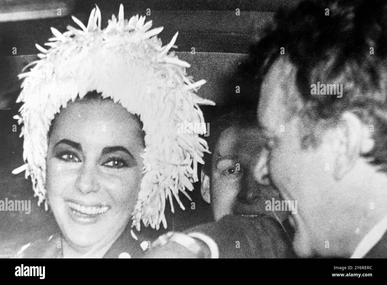 Elizabeth taylor richard burton 1962 hi-res stock photography and ...