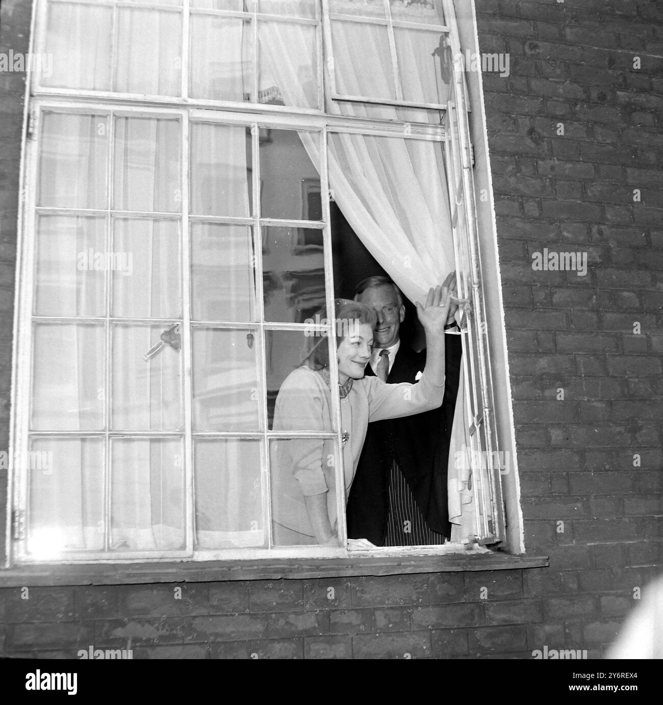 LORD AUDLEY WITH FIANCEE SARAH CHURCHILL IN LONDON / ; 6 APRIL 1962 ...