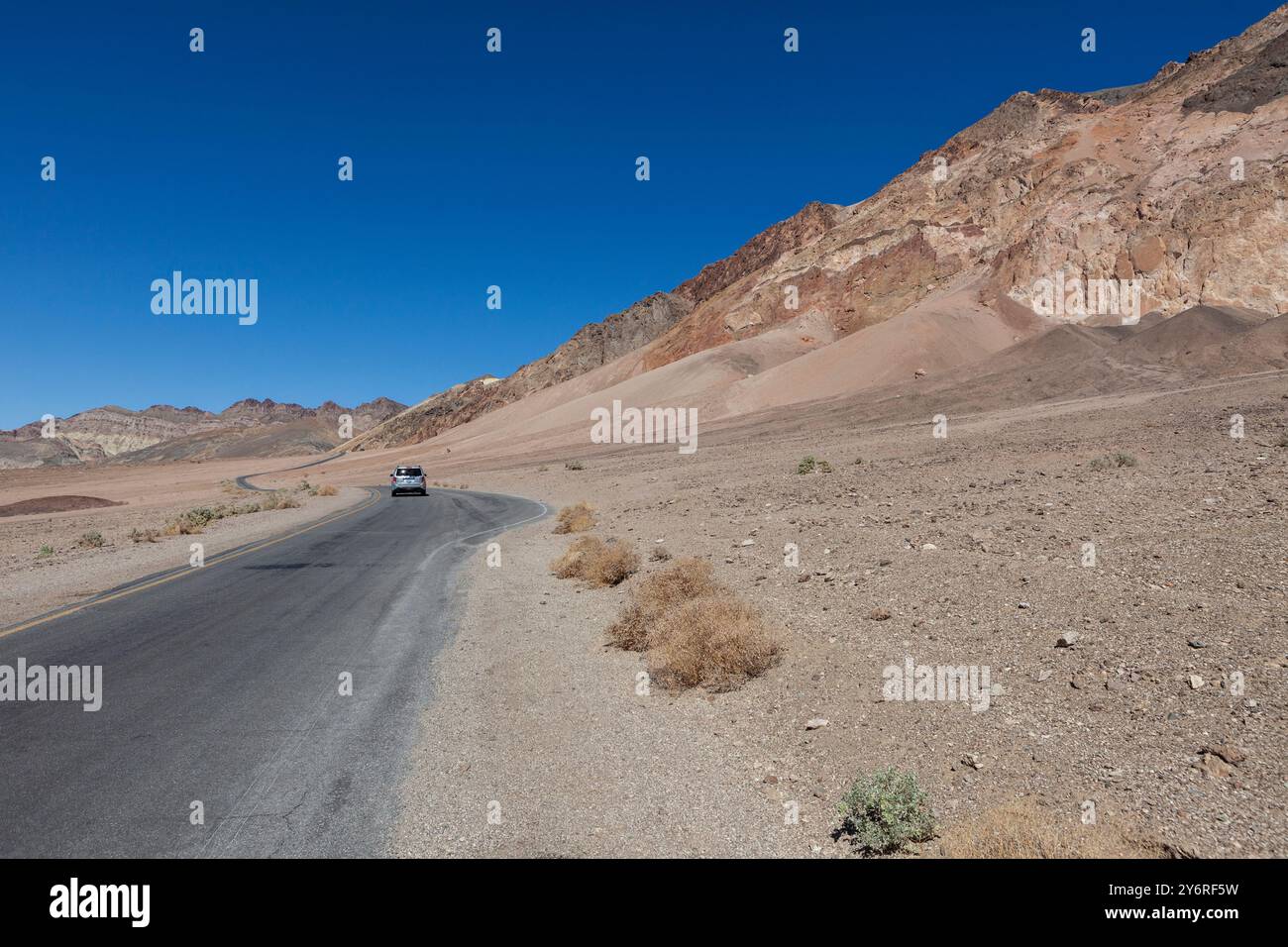 Death Valley California, route 190 main route for driving through ...
