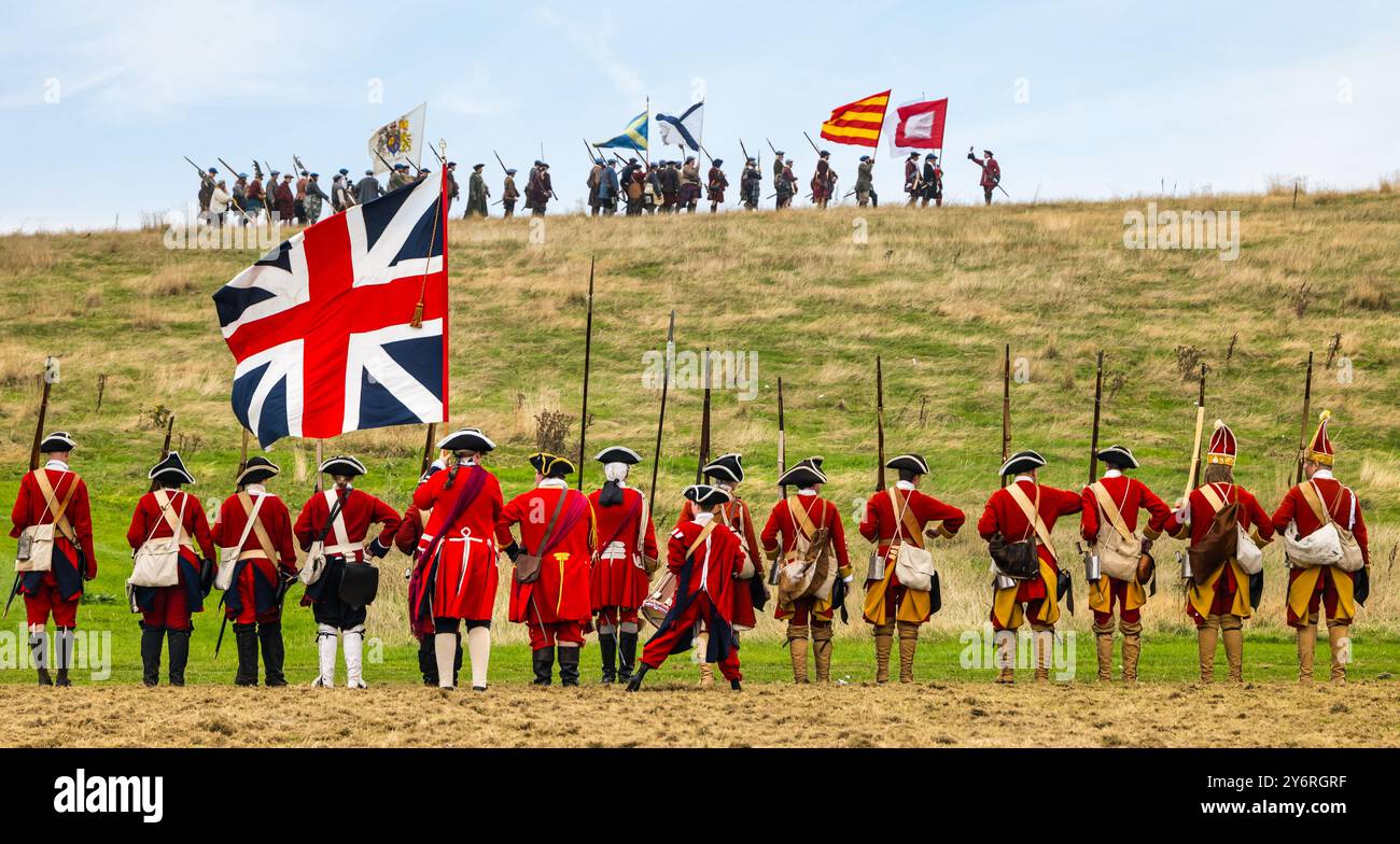 Hanoverian army or redcoat soldiersface the Joacobite soldiers, Battle ...