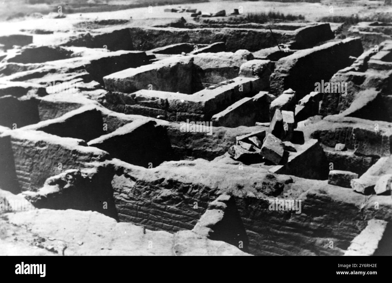 ANCIENT EGYPTIAN CITY UNEARTHED 28 MARCH 1962 Stock Photo - Alamy