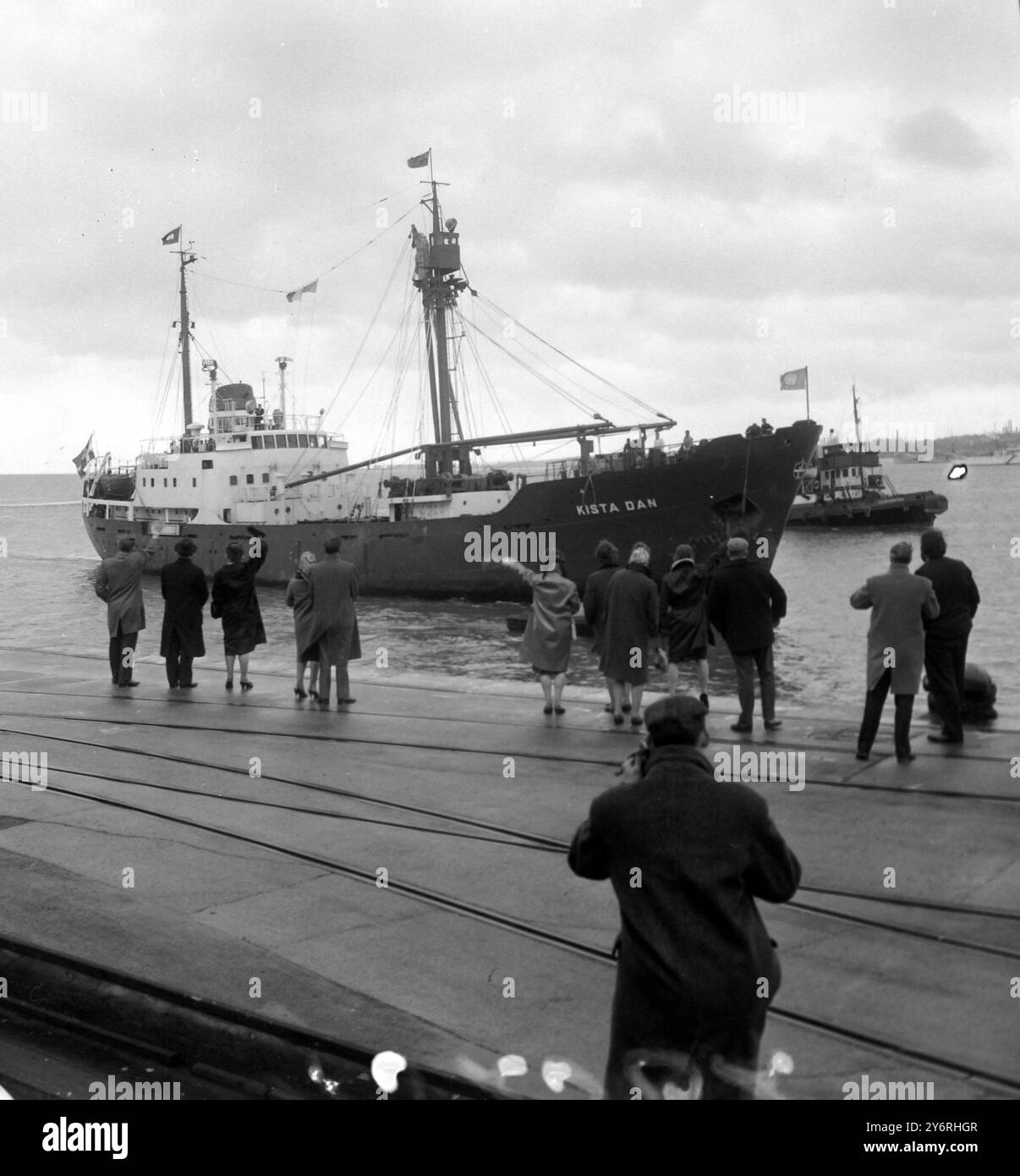 SHIP BACK FROM ANTARCTIC 26 MARCH 1962 Stock Photo - Alamy