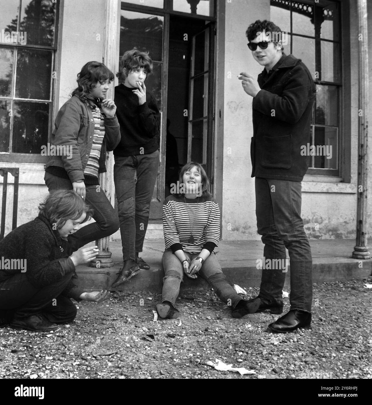 23 MARCH 1962 PUPILS OF THE BURGESS HILL 'PROGRESSIVE' SCHOOL WHICH ...