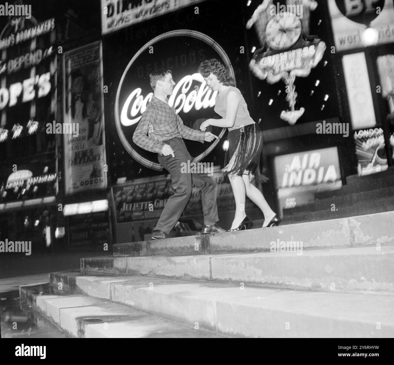 PATRICIA LAMB AND BRIAN NEHAM DANCING 23 MARCH 1962 Stock Photo - Alamy
