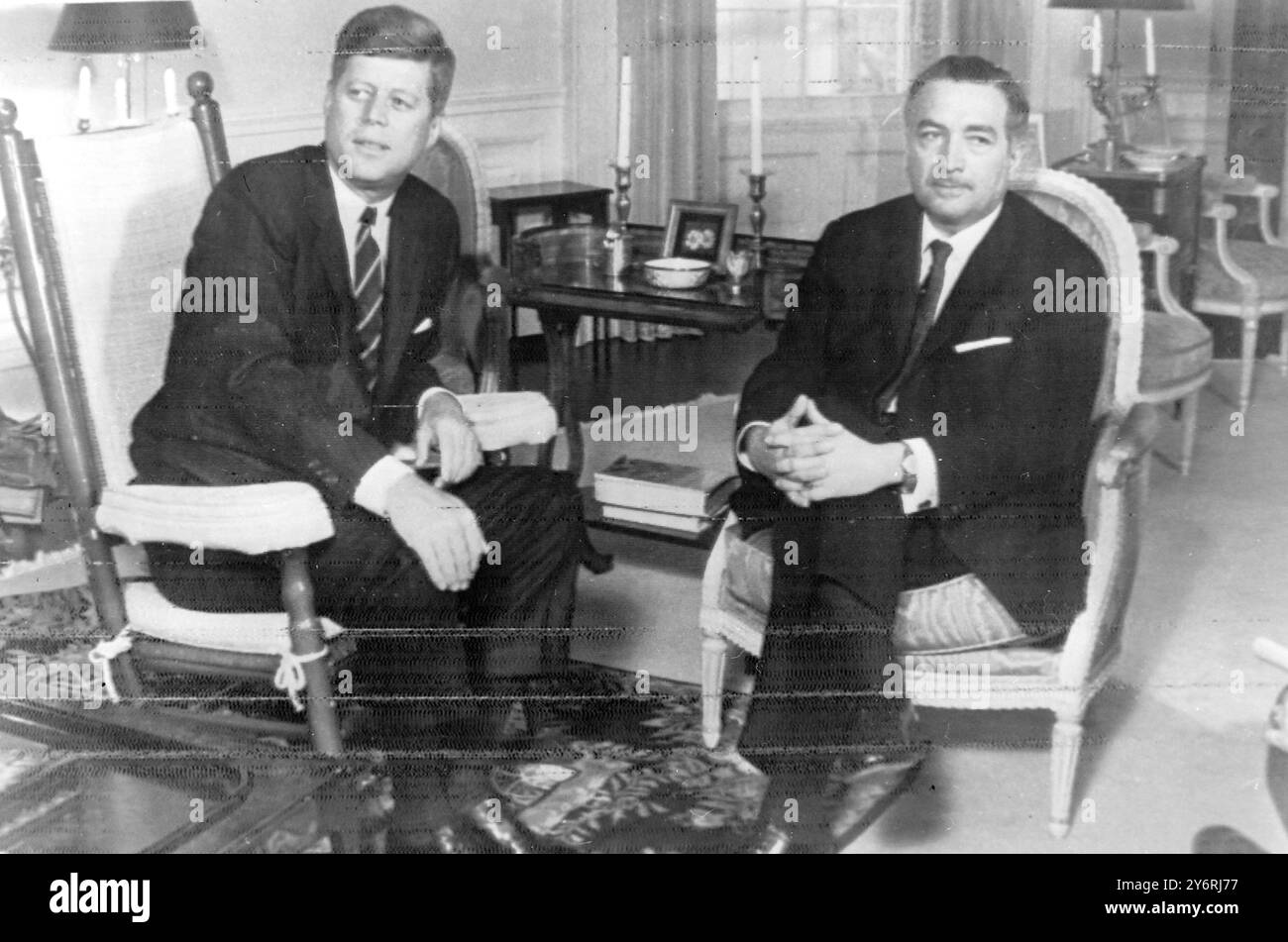 US AMERICAN PRESIDENT JOHN F KENNEDY WITH ERICH MENDE E OF GERMAN PARTY ...