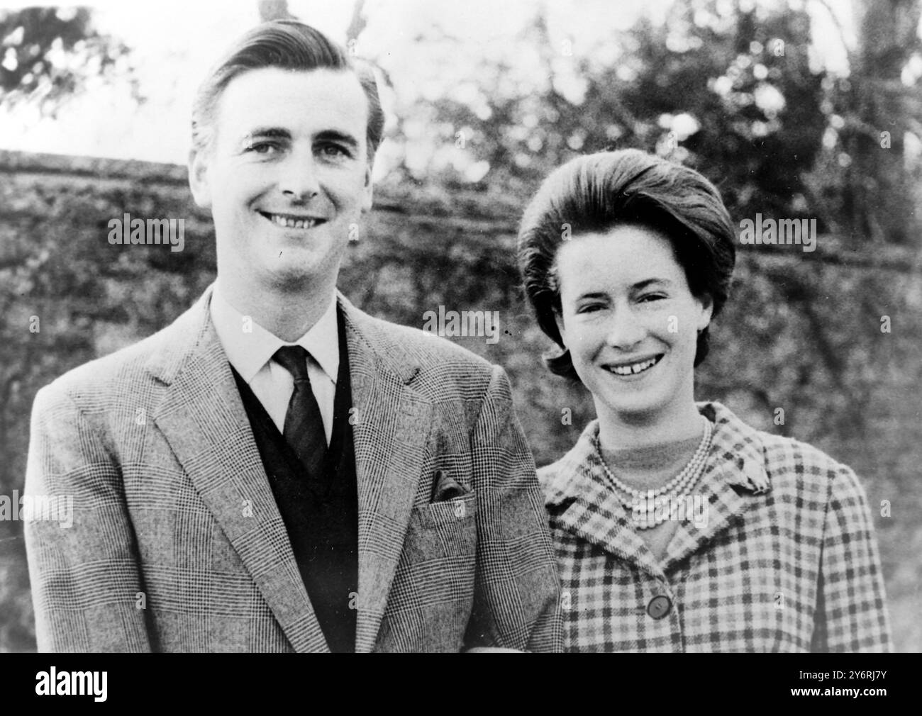 MARIANNE BUNNY ESTERHAZY WITH FIANCE DOMINIC ELLIOT / 20 MARCH 1962 ...