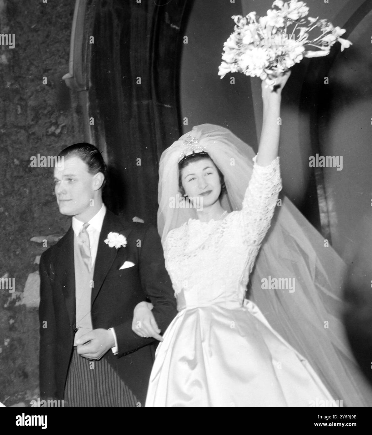 GARRY ROPNER AND ANTONIA COLVILLE WEDDING 20 MARCH 1962 Stock Photo - Alamy