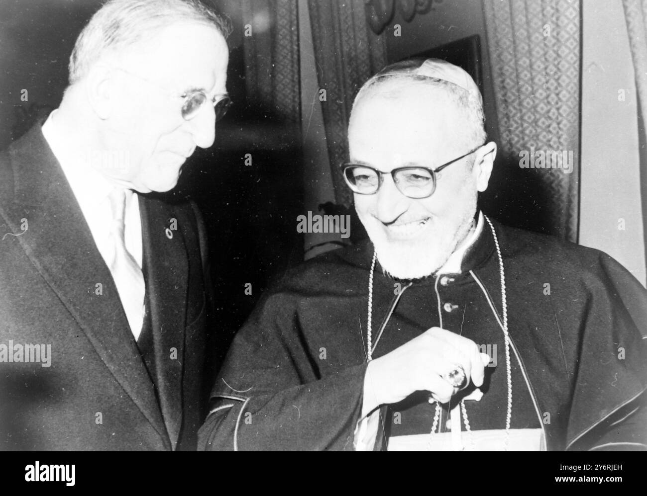 IRISH PRESIDENT EAMON DE VALERA WITH CARDINAL AGAGIANIAN IN ROME 19 ...