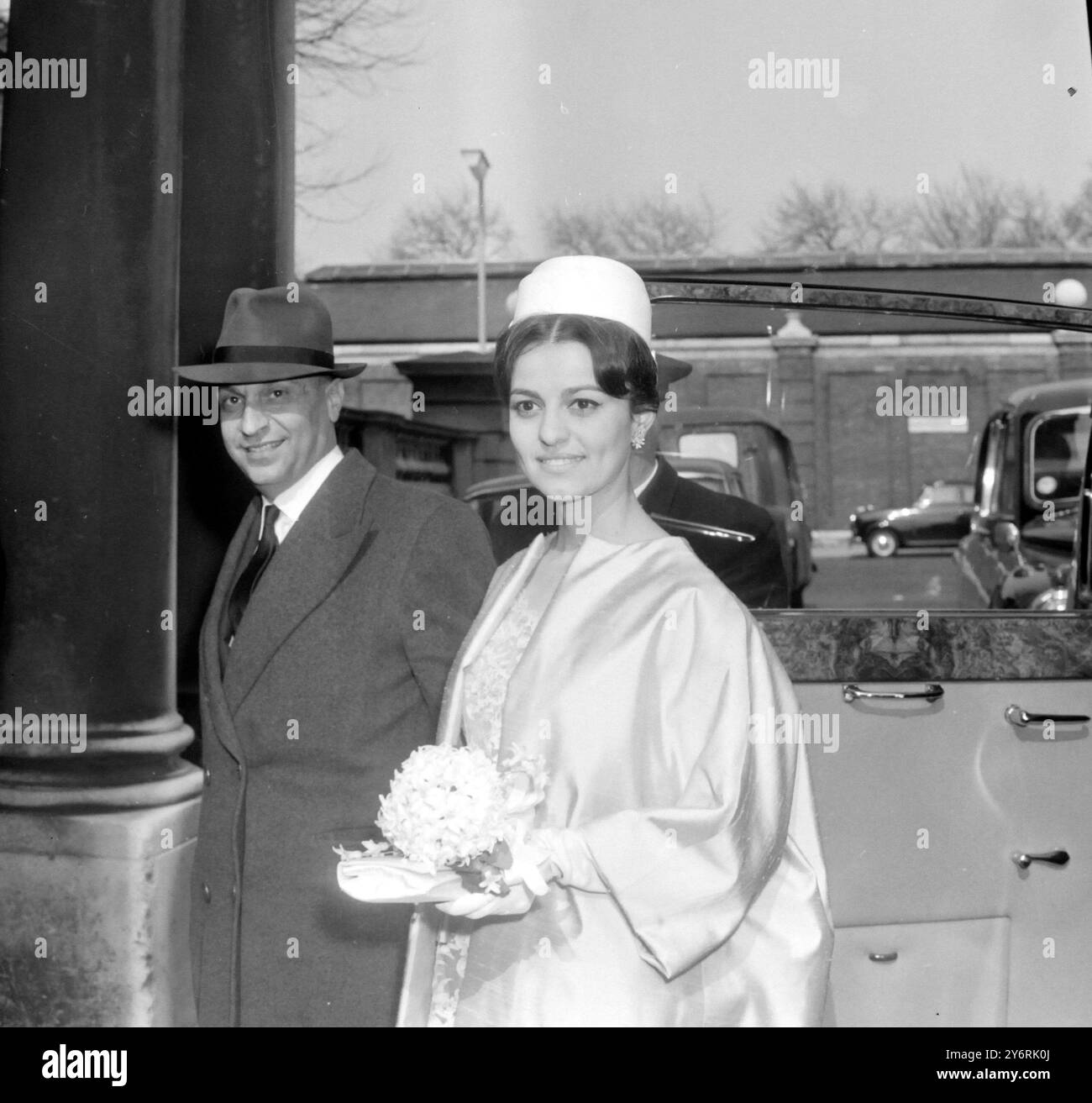 DIANE BASHI AT WESTMINSTER SYNAGOUGE / 15 MARCH 1962 Stock Photo - Alamy