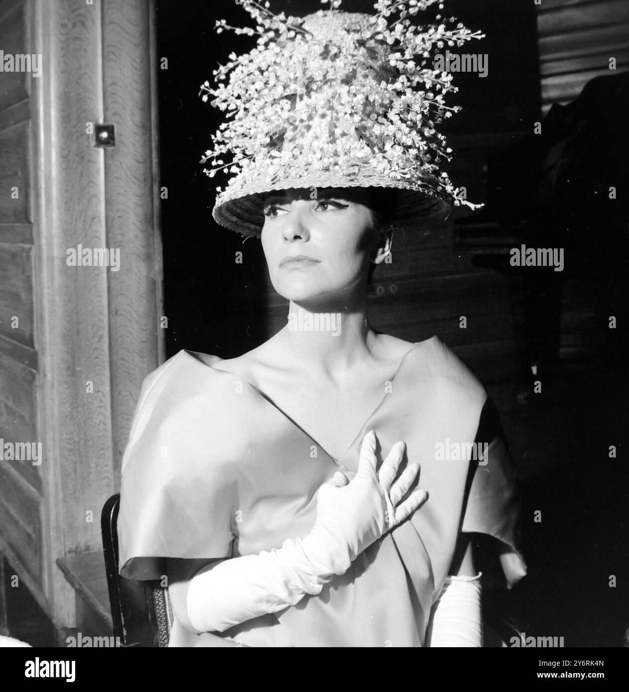 Hat summer sixties hi-res stock photography and images - Alamy