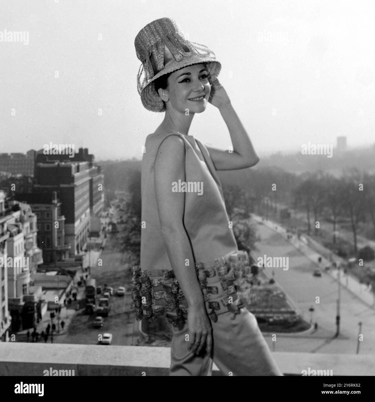 GLORIA MODELS BEACHWEAR 13 MARCH 1962 Stock Photo - Alamy