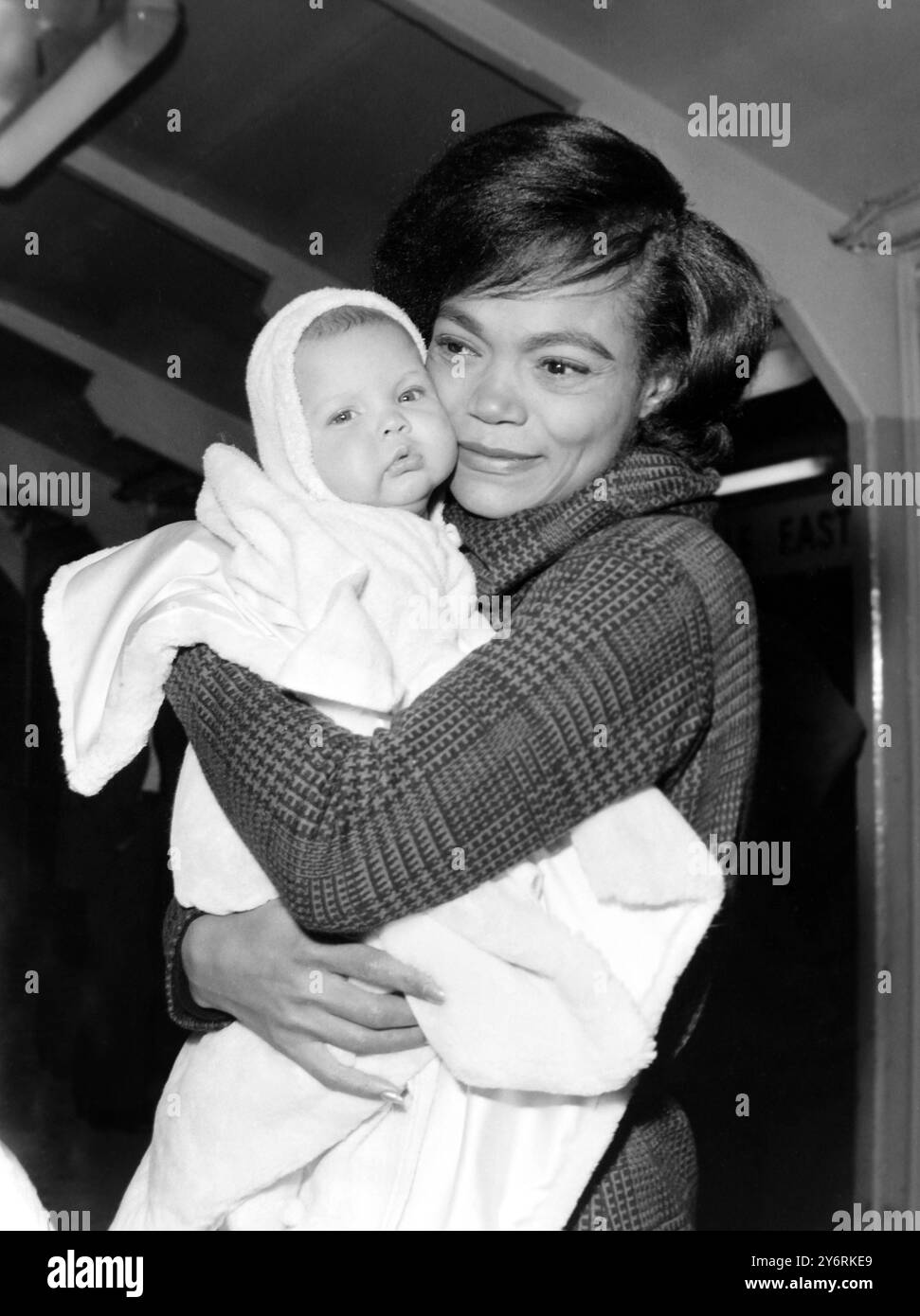 11 MARCH 1962 EARTHA KITT AT AN EMOTIONAL MEETING WITH HER DAUGHTER ...