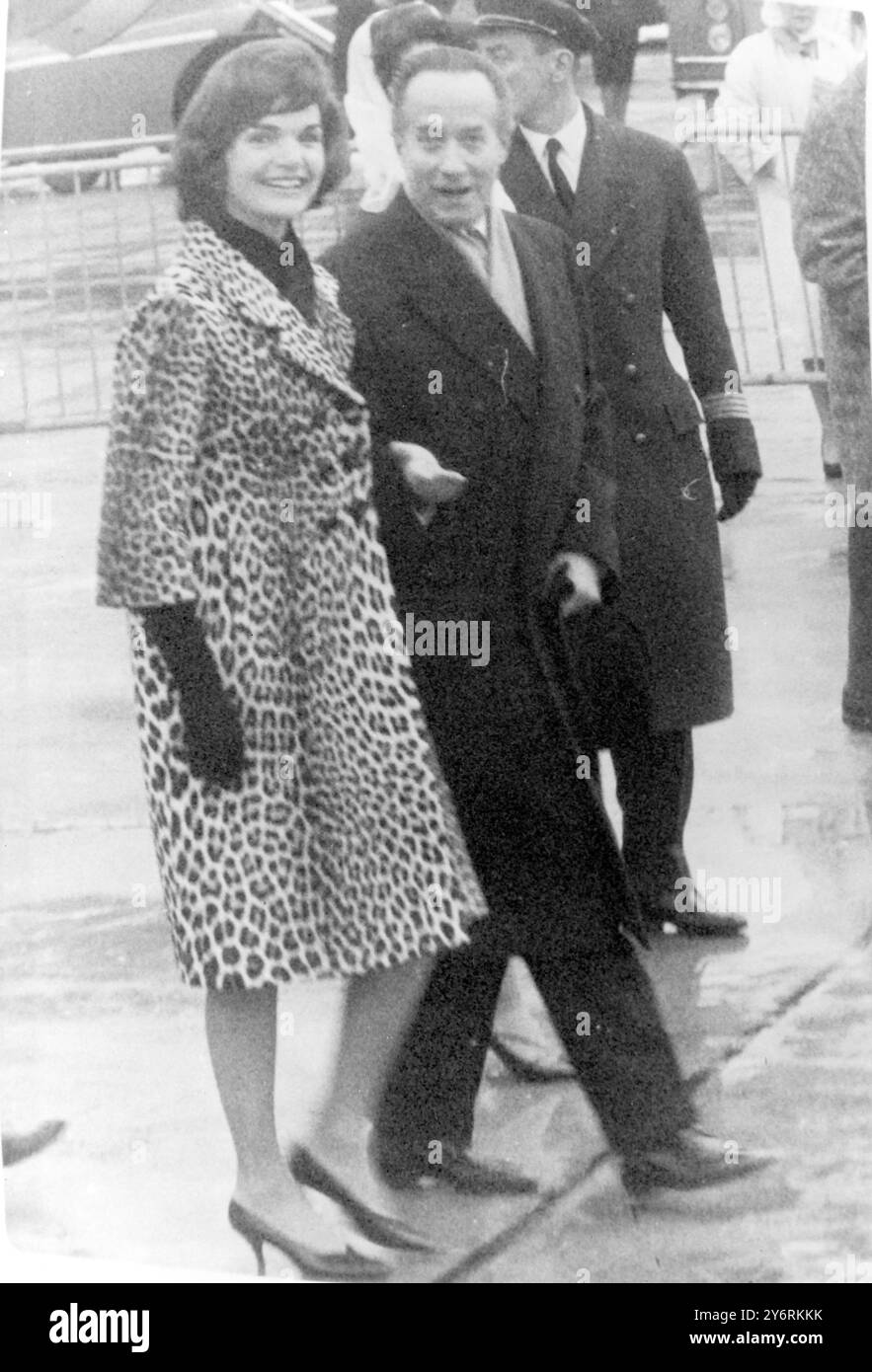 Jackie kennedy in paris hi-res stock photography and images - Alamy