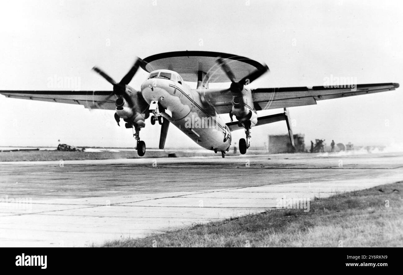 AVIATION NEW LAUNCHING DEVICE US AIRCRAFT CARRIERS 10 MARCH 1962 Stock ...