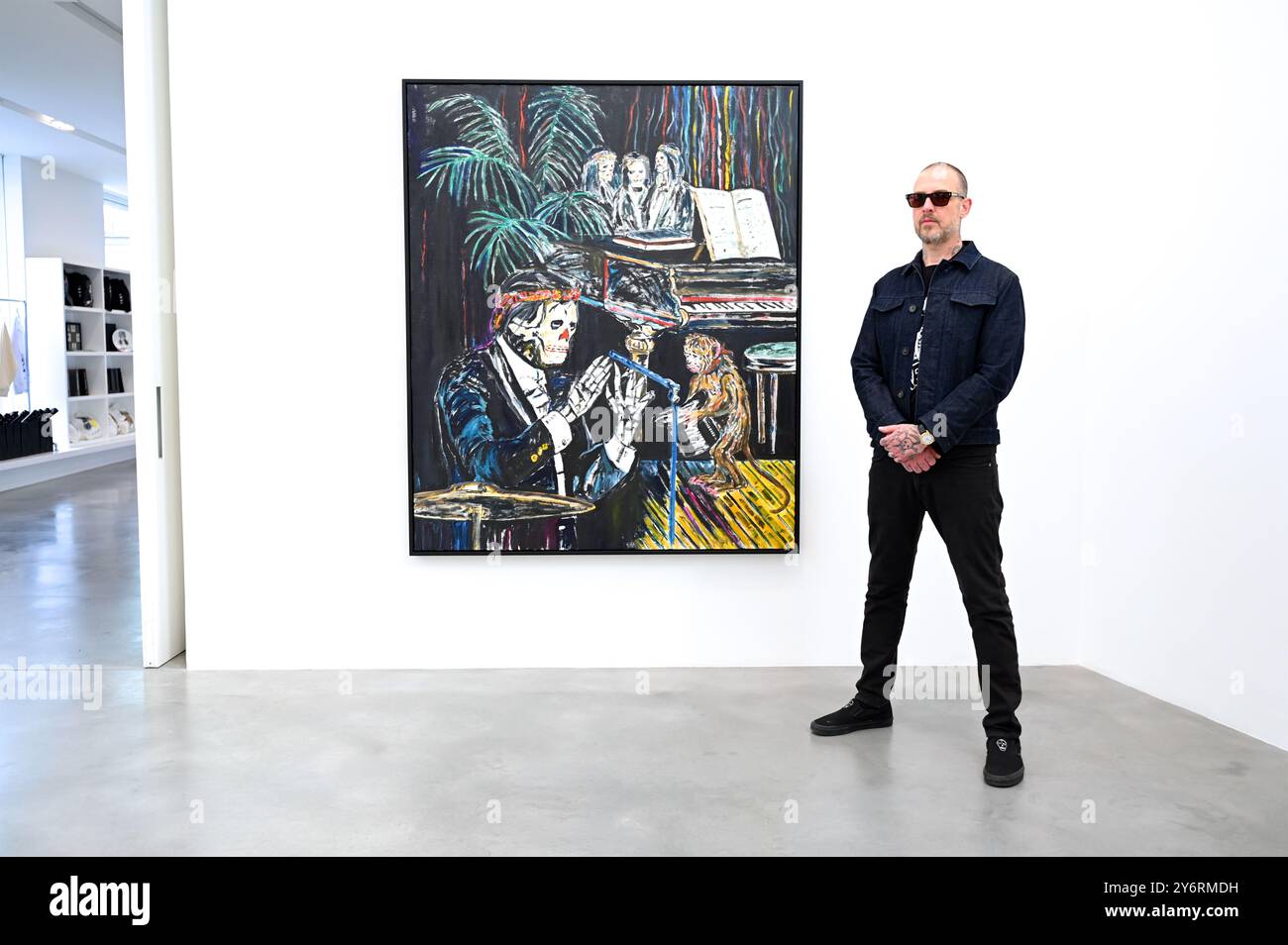 Damien Hirst's Newport Street Gallery stages an exhibition of 89 never ...