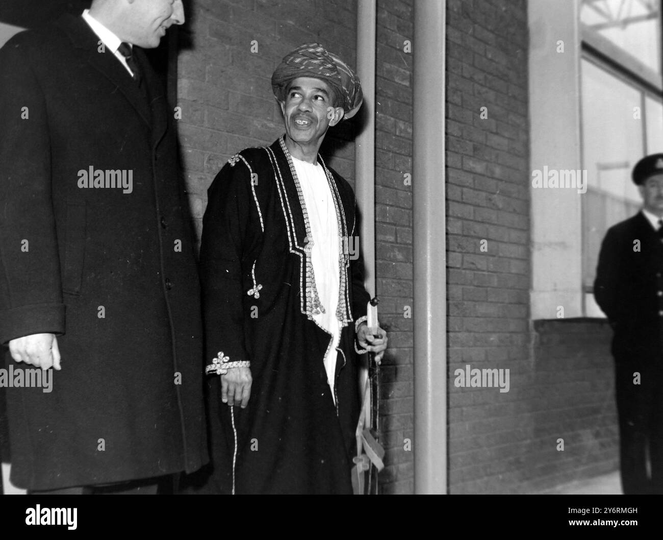 SEYYID ABDULLA BIN KHALIFA - SULTAN OF ZANZIBAR IN LONDON 5 MARCH 1962 ...