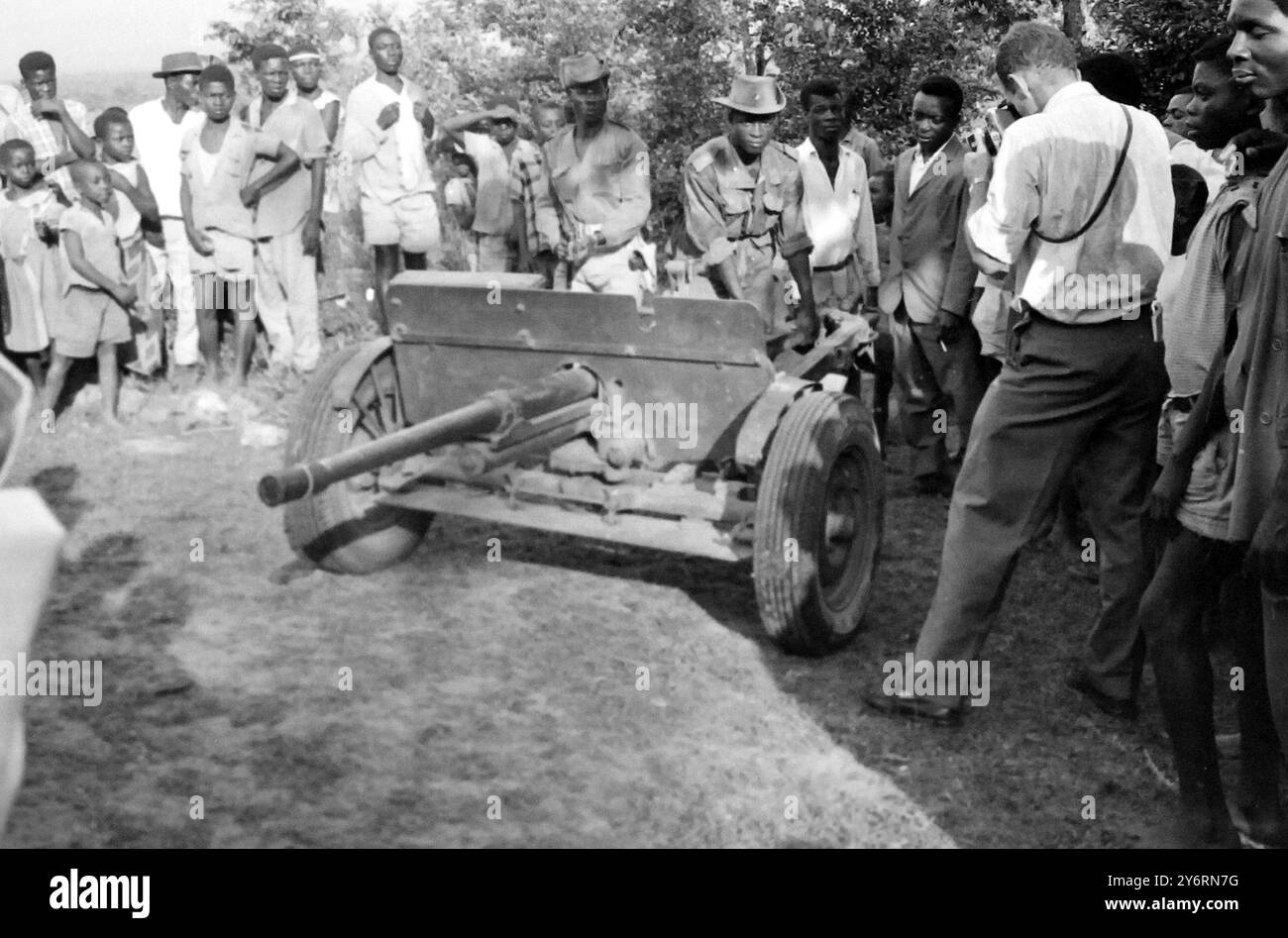 ARMY CANNON CAPTURED FROM REBELS KATANGA 27 FEBRUARY 1962 Stock Photo ...