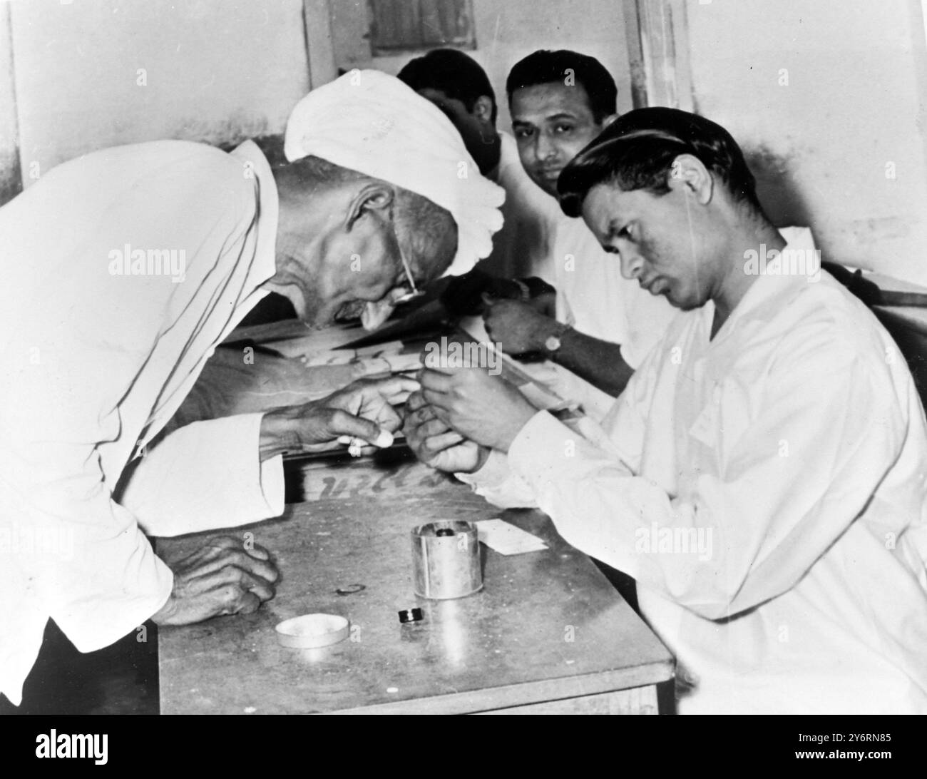 India election history hi-res stock photography and images - Alamy