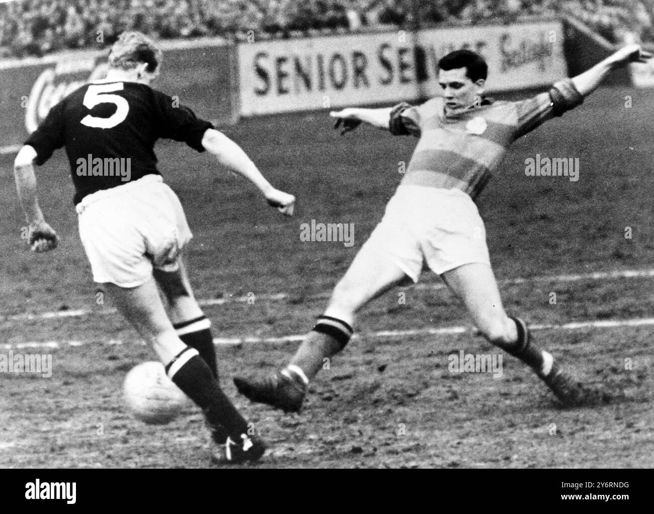 FOOTBALLERS HAINEY AND MCBRIDE IN ACTION / 26 FEBRUARY 1962 Stock Photo ...