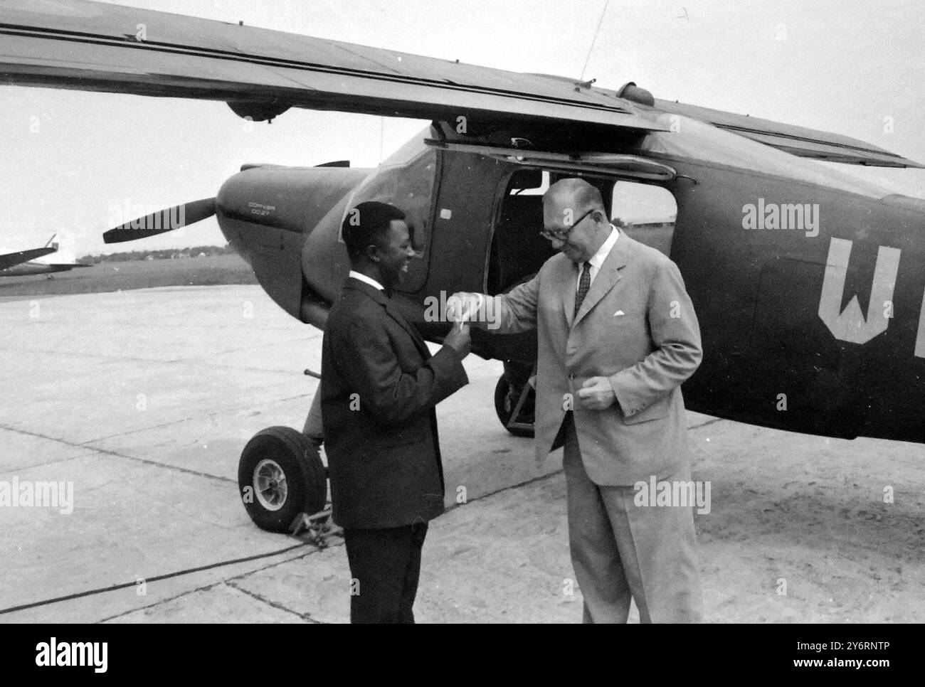 DOCTOR MUNZEL ARRIVES IN CONGO / 23 FEBRUARY 1962 Stock Photo - Alamy