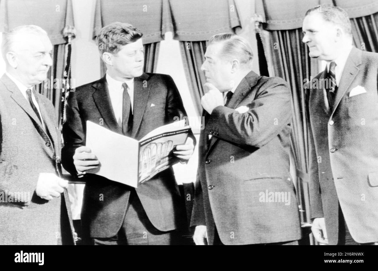 US AMERICAN PRESIDENT JOHN F KENNEDY AT CONFERENCE PEACEFUL USE OF ...