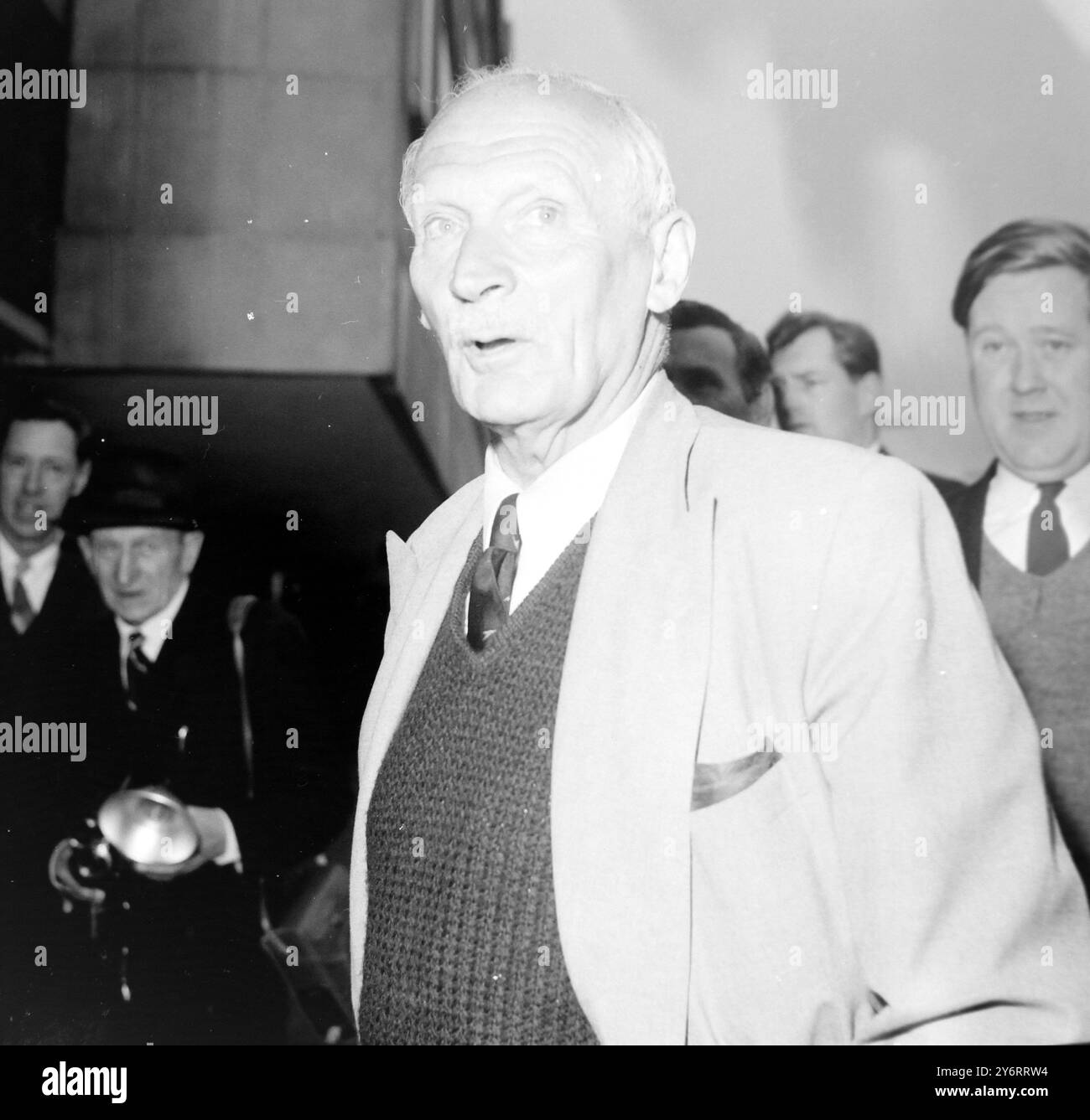 LORD MONTGOMERY AT LONDON AIRPORT / 20 FEBRUARY 1962 Stock Photo - Alamy