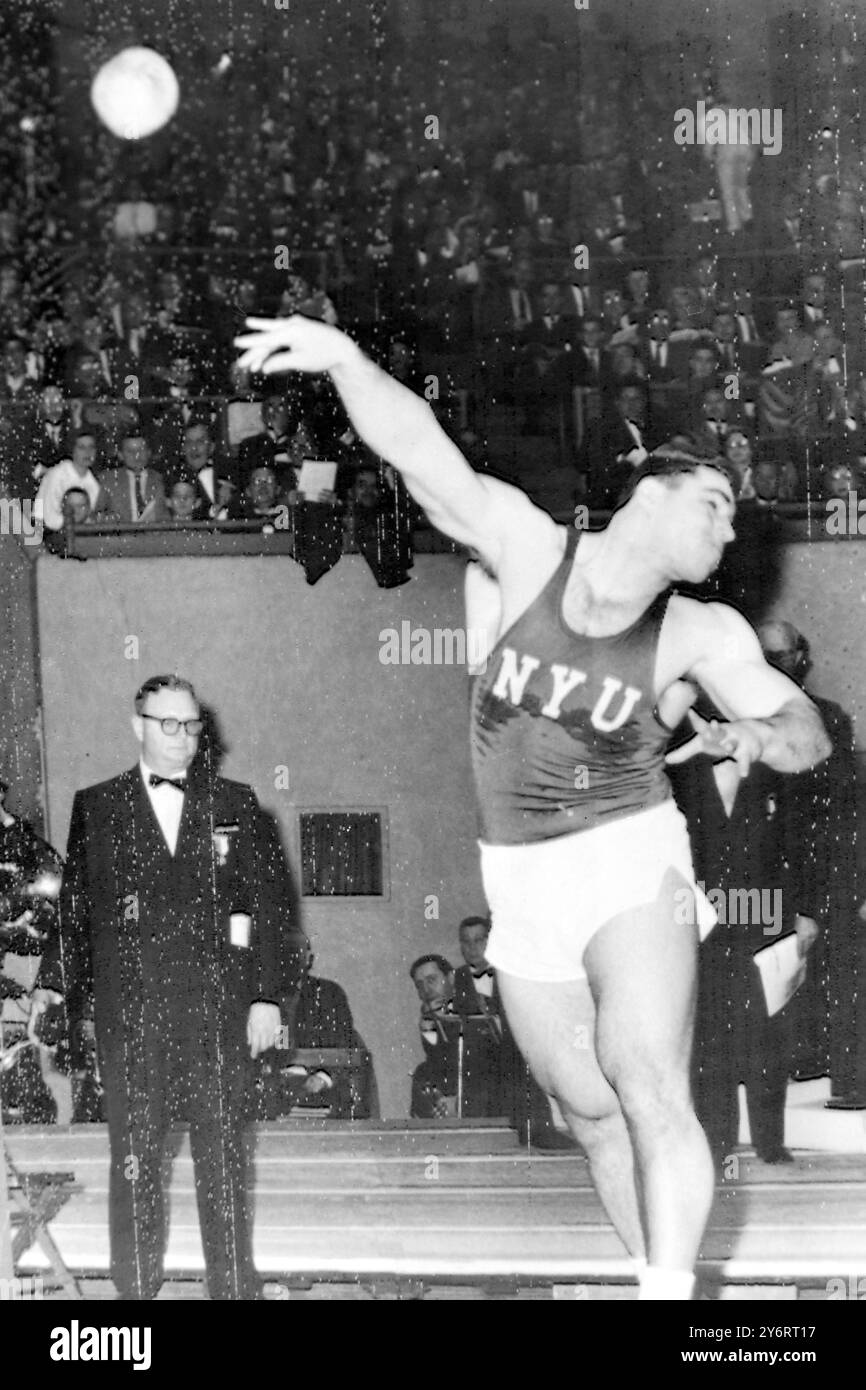 Shot putt Black and White Stock Photos & Images - Alamy