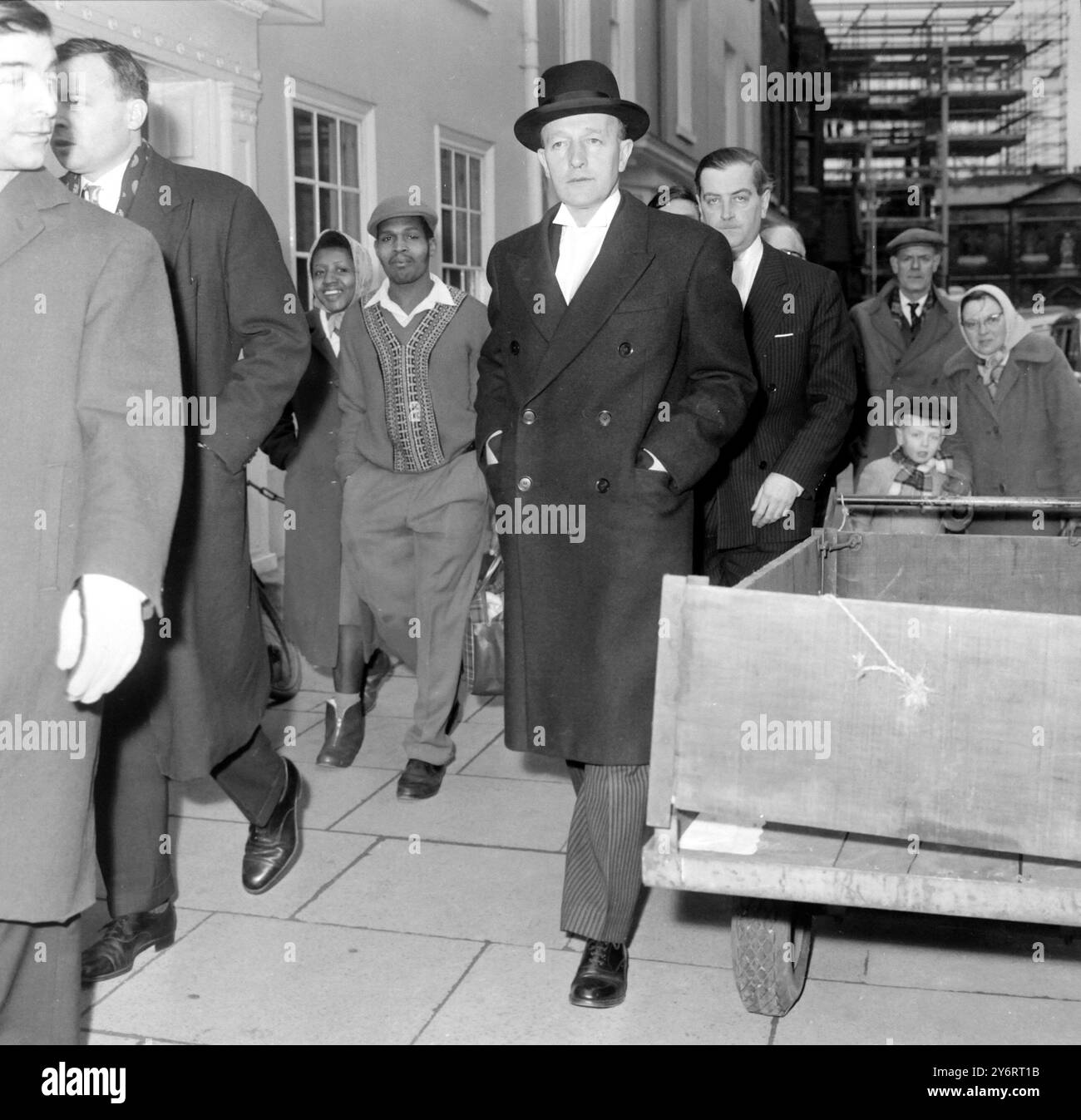 LAW & ORDER A6 MURDER TRIAL SWANWICH PROSECUTOR WALKS COURT 17 FEBRUARY ...