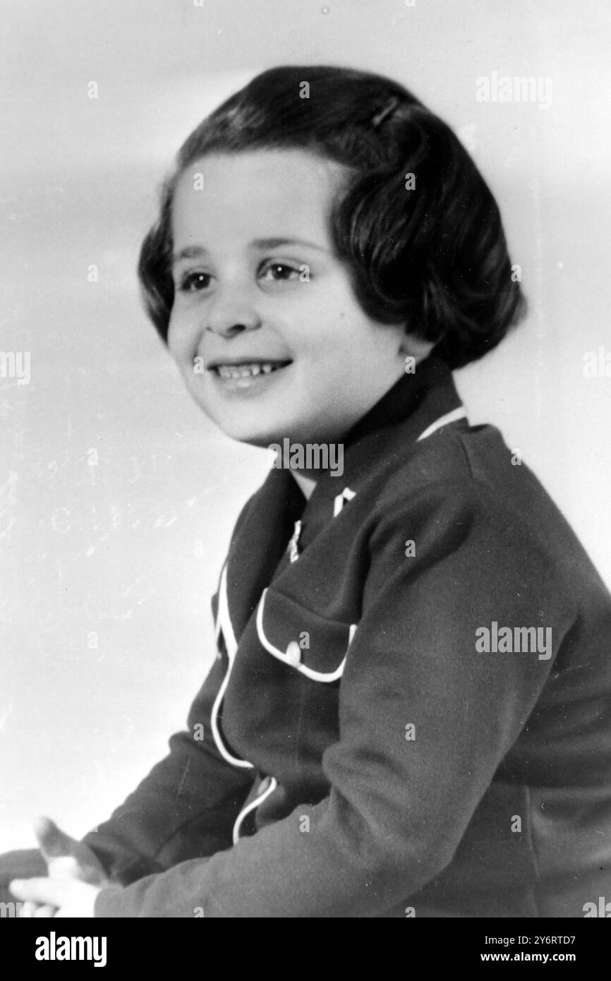 PRINCESS ALIA OF JORDAN PORTRAIT IN AMMAN 17 FEBRUARY 1962 Stock Photo ...