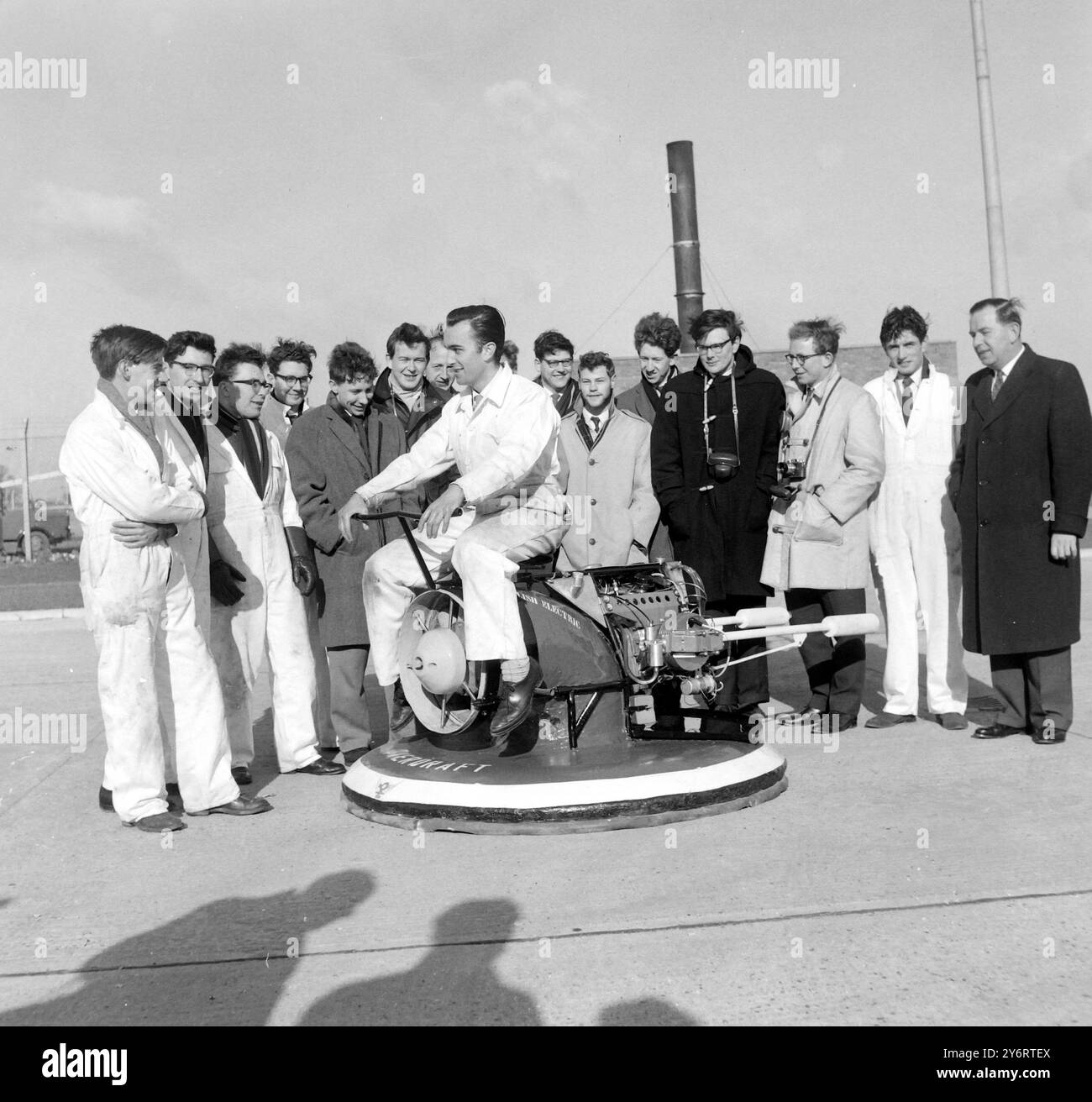HOVERCRAFT STUDENT AT CONTROLS 17 FEBRUARY 1962 Stock Photo - Alamy
