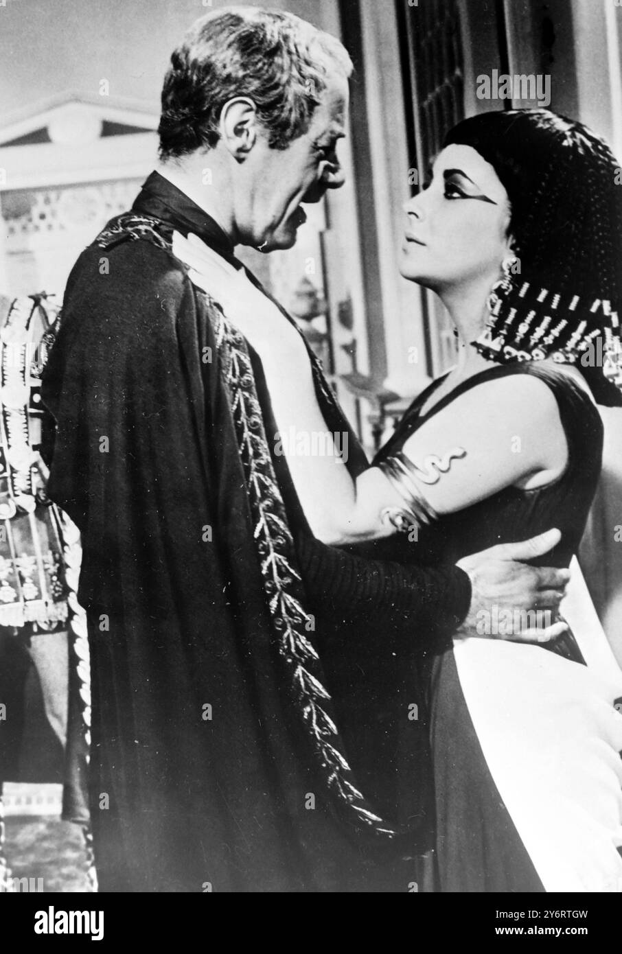 REX HARRISON AND ELIZABETH TAYLOR FILMING CLEOPATRA / 17 FEBRUARY 1962 ...