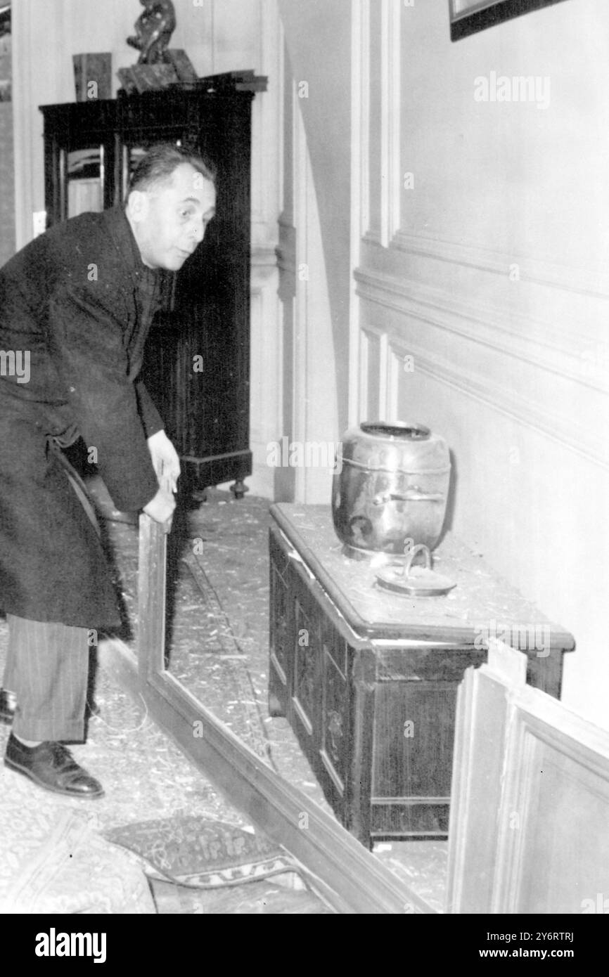 JACQUES FAUVET OF LE MONDE BOMBED / 15 FEBRUARY 1962 Stock Photo - Alamy