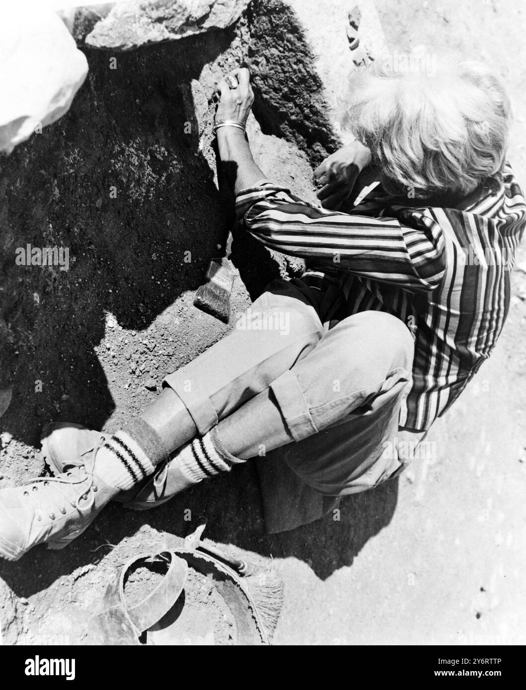 ISRAEL MOSAIC DISCOVERED IN JERUSALEM 15 FEBRUARY 1962 Stock Photo - Alamy