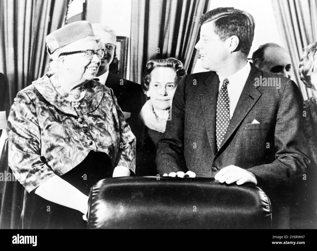 US AMERICAN PRESIDENT JOHN F KENNEDY WITH ELEANOR ROOSEVELT AND EDITH ...