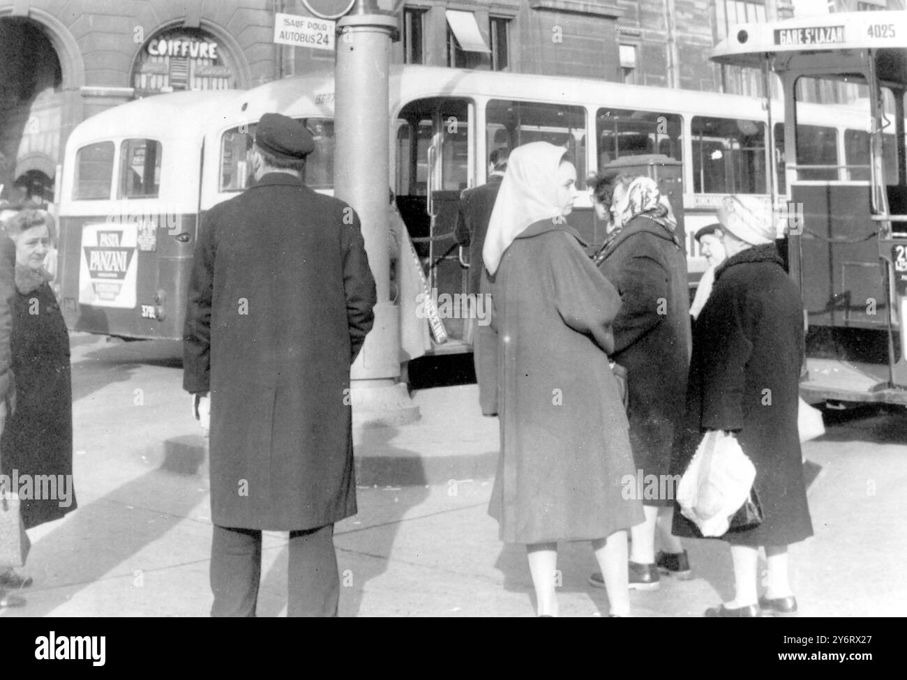 RAIL STRIKES TRAINS STRIKE BOUND IN PARIS 9 FEBRUARY 1962 Stock Photo ...
