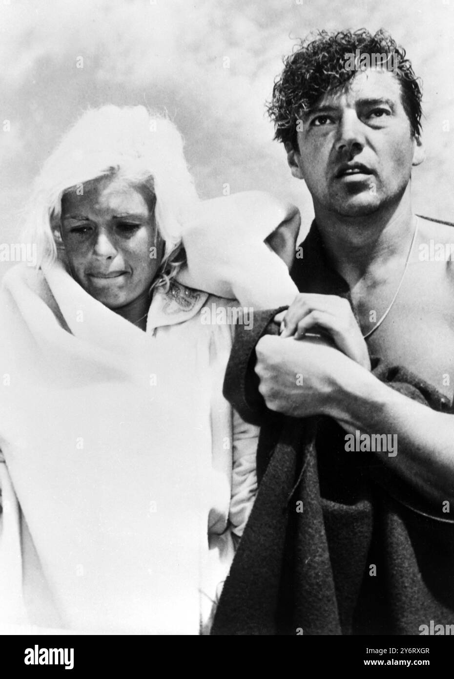 8 FEBRUARY 1962 JAYNE MANSFIELD AND HUSBAND MICKEY HARGITAY IN A STATE ...