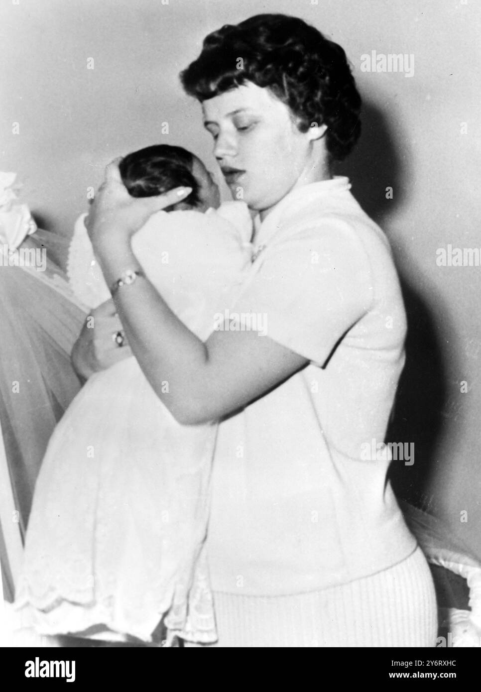 PRINCESS MUNA HOLDS BABY SON IN JORDAN 8 FEBRUARY 1962 Stock Photo - Alamy