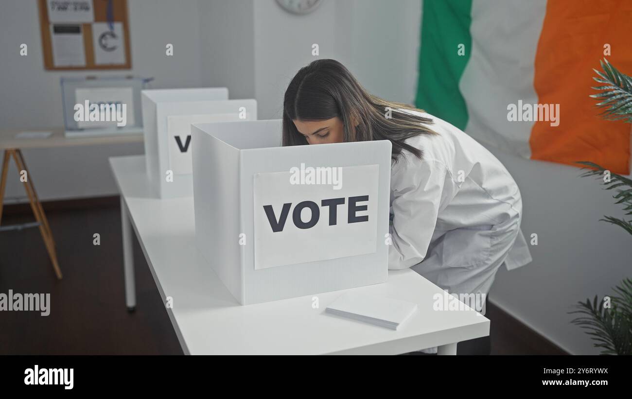 Votingstation hi-res stock photography and images - Alamy