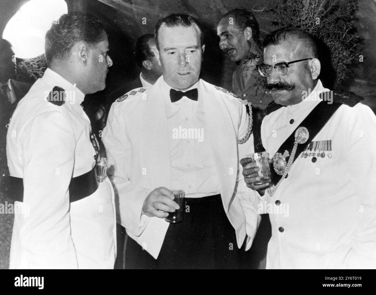 PARTIES - GENERAL MCKEOWN AT GENERALS RETIRING PARTY IN CONGO 1 ...