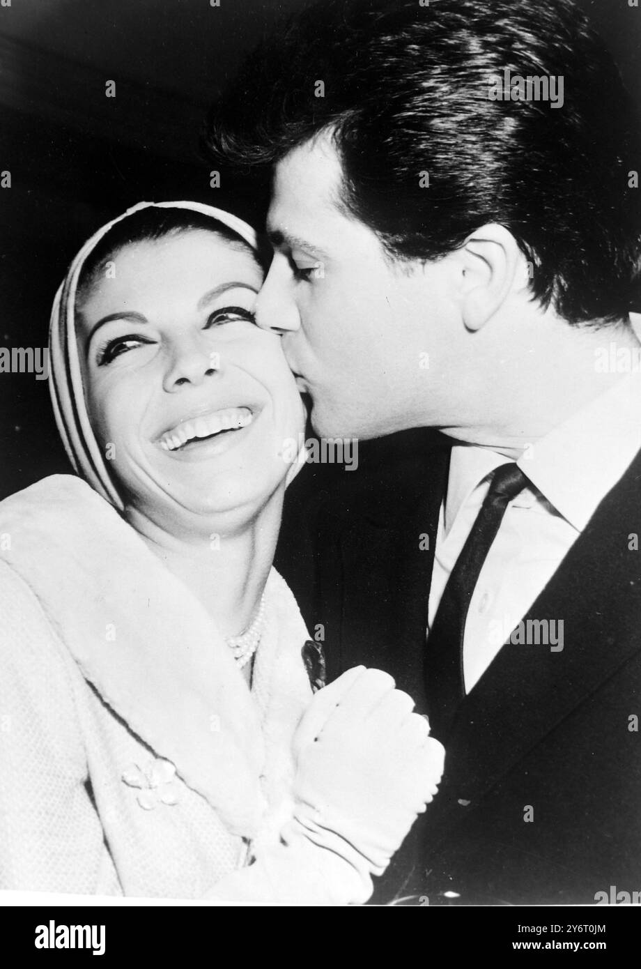 TOMMY SANDS WITH WIFE NANCY SINATRA IN MILAN / 1 FEBRUARY 1962 Stock ...
